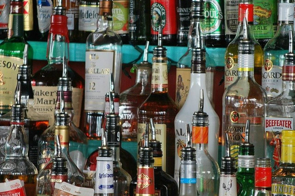 Alcohol Pouring Permits And Licenses- All You Need To Know
